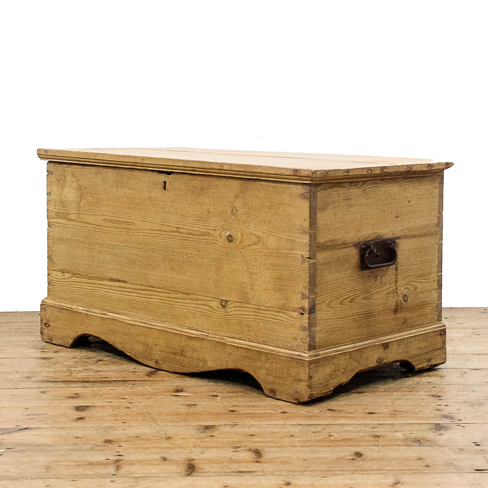 Antique Victorian Pine Trunk | M-6001 | Penderyn Antiques